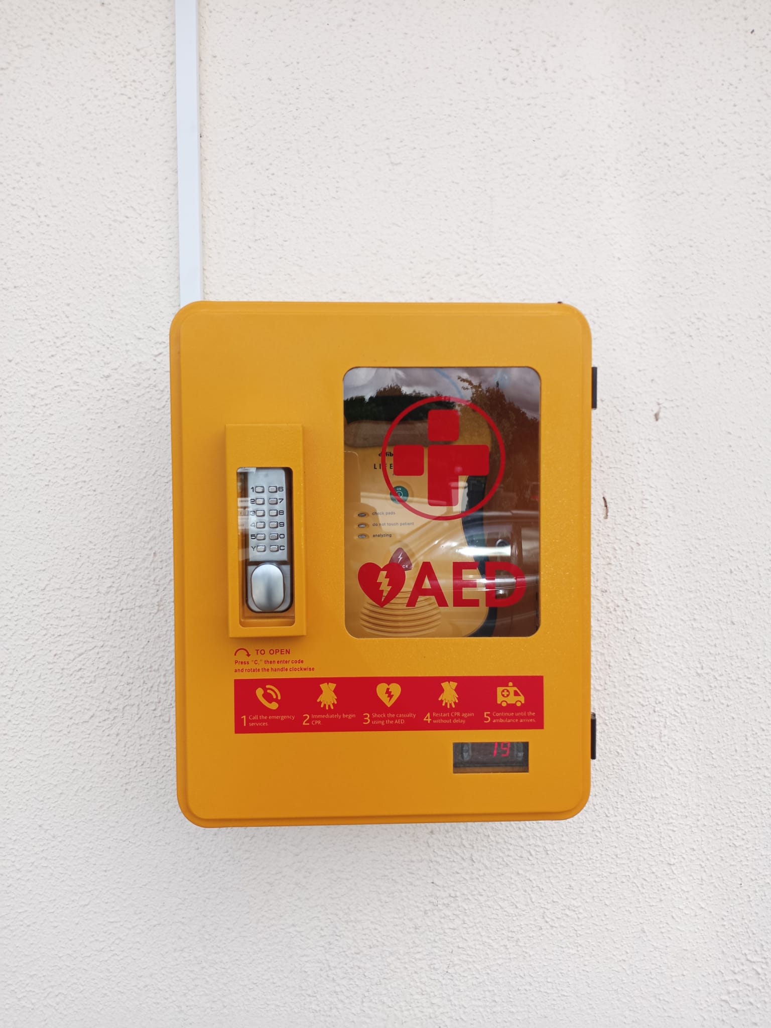 Defibrillator Training Session - ARC Family Resource Centre Defibrillator Training Session - ARC Family Resource Centre